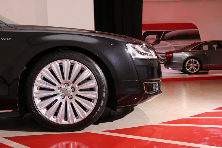汽車線上：四環旗艦雙雄 AUDI S8、A8L W12同步登場